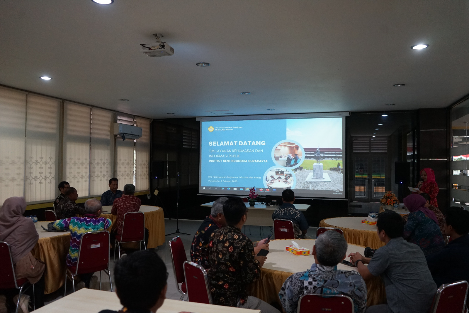 Belajar Unit Layanan Publik, Humas ISI Surakarta Kunjungi UNSOED – ISI Surakarta